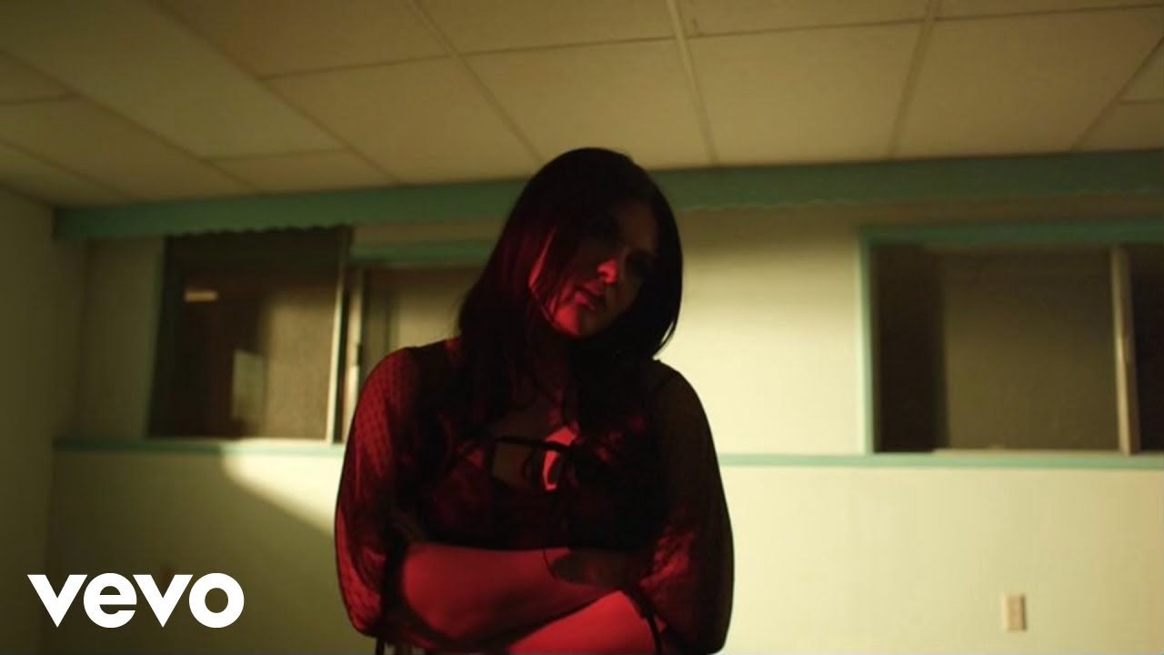 Sam Short - Hooked Chords | Tabs | Lyrics | ChordsWorld.com