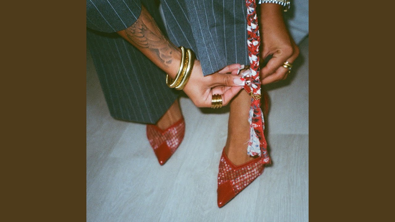 Skye Newman - Out Out Chords (EASY VERSION) | ChordsWorld.com