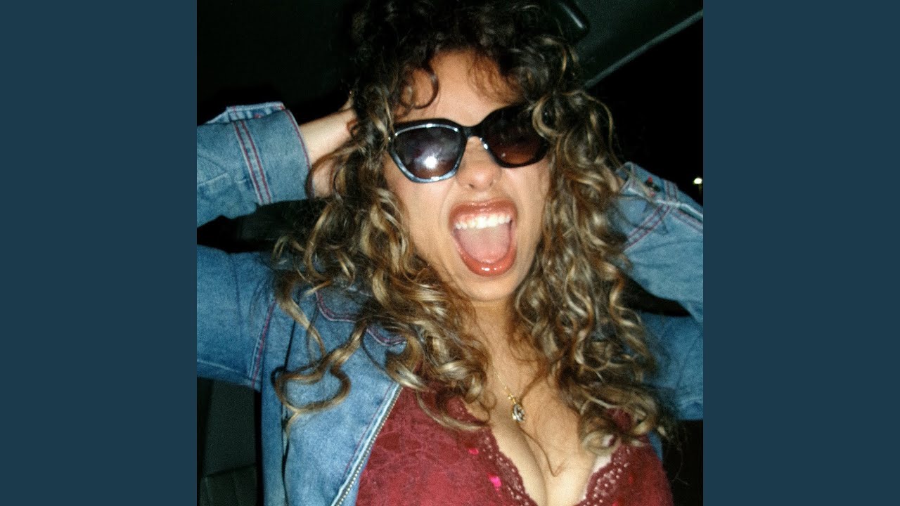 Bella Kay - iloveitiloveitiloveit Chords (EASY VERSION) | ChordsWorld.com